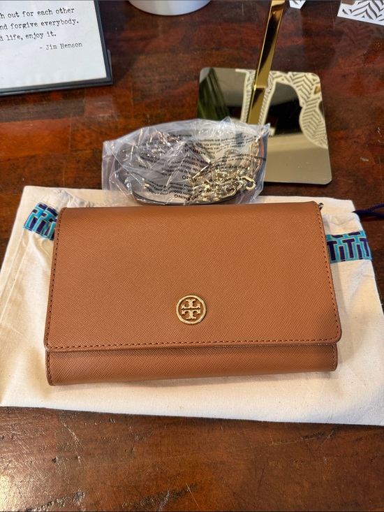 Tory Burch | Bags | Tory Burch Tan Saffiano Leather Logo Wallet ...